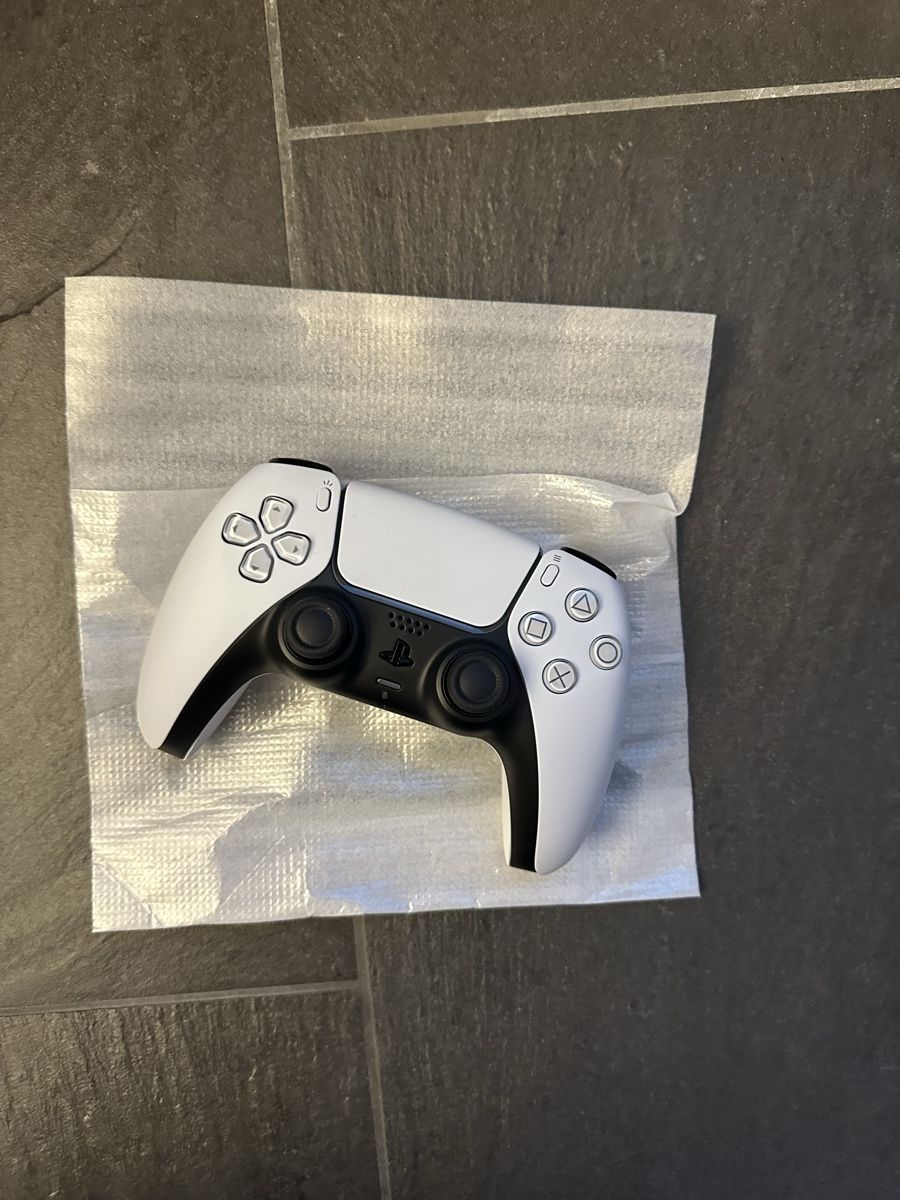 Ps5 controller neu ( nie gebraucht ) (Neu und originalverpackt) in ...