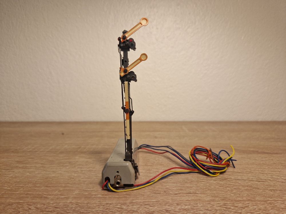 Märklin 7041 Hauptsignal H0 (Gebraucht) in St-Aubin-Sauges für CHF 10 ...