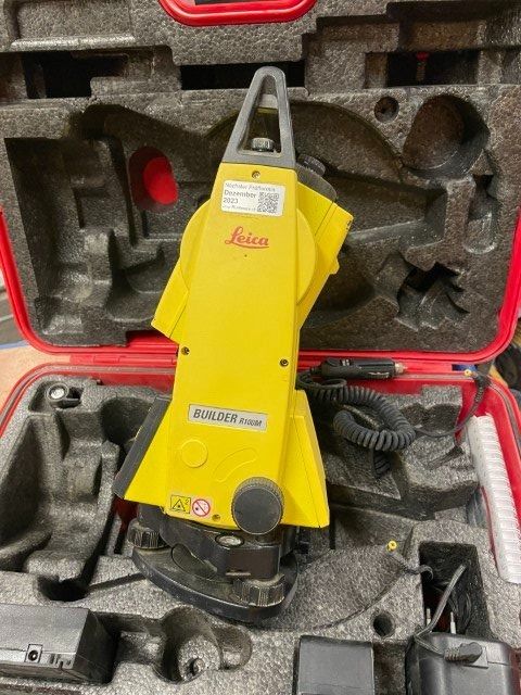 Leica Builder Tachymeter (Lot 253) Standort 4153 Reinach (Gebraucht) in ...