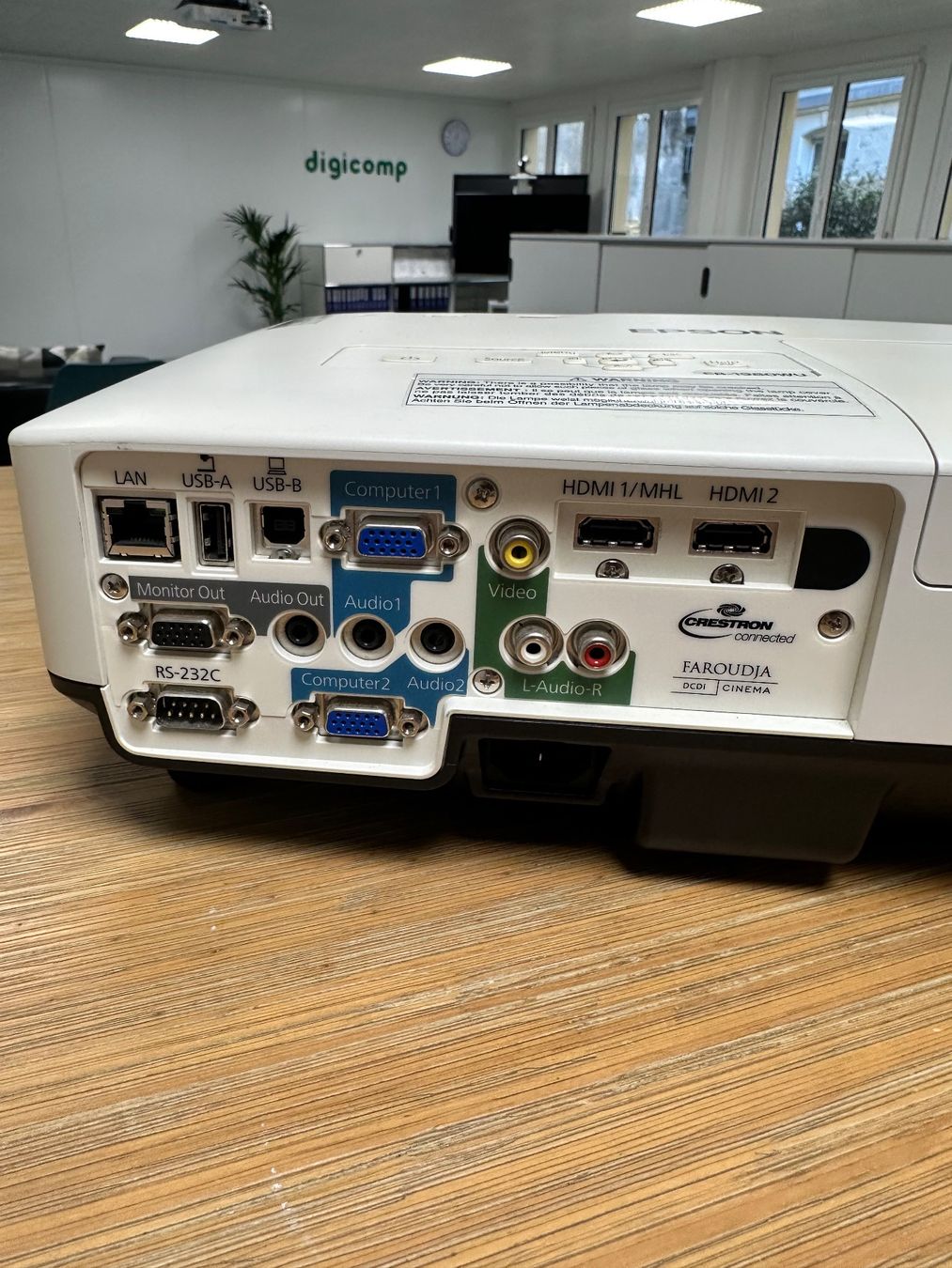 Beamer - Epson EB-1980WU (D'occasion) à Lausanne pour CHF 450 – avec ...