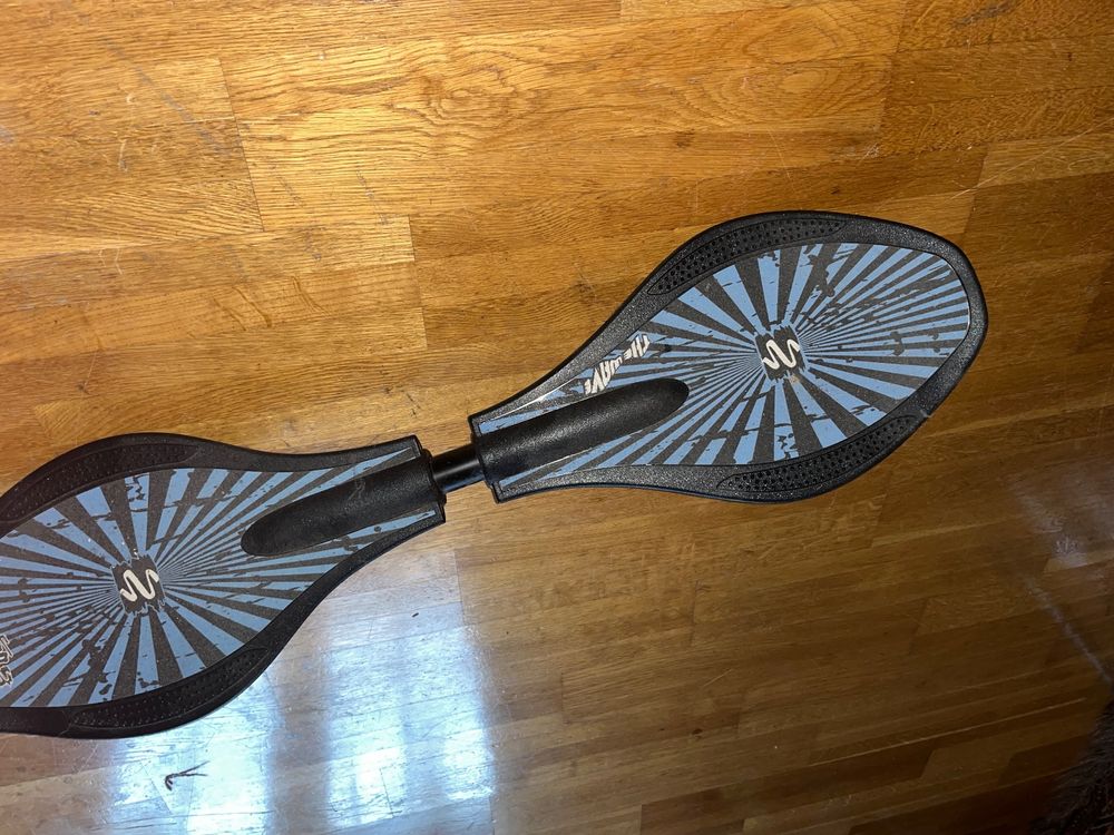 WAVEBOARD Streetsurfing burst blue (wie NEU) (Neu (gemäss Beschreibung ...