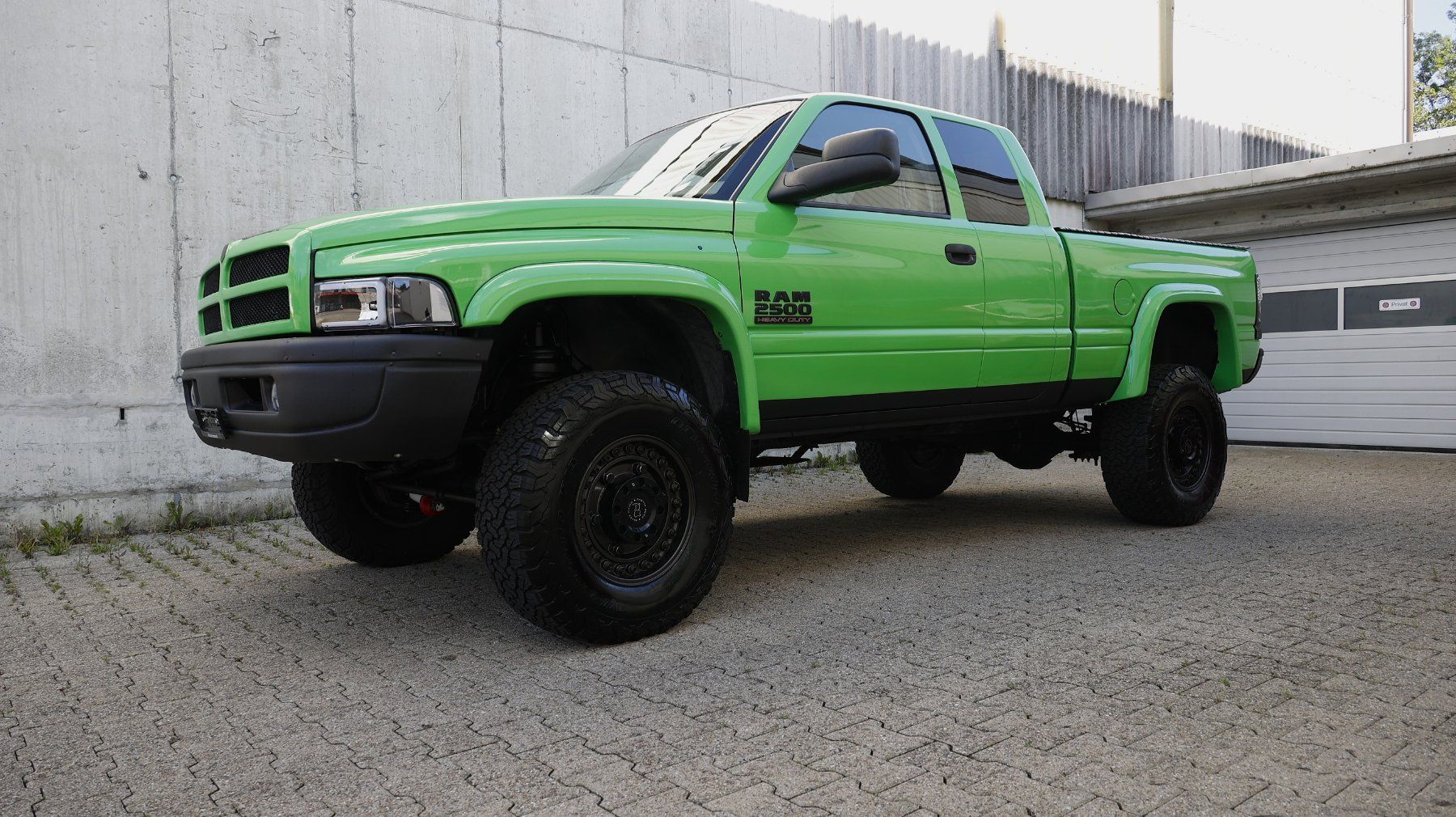 Dodge RAM 2500 Qaud Cab 5.9 Cummins Turbo Diesel HS (Gebraucht) in ...