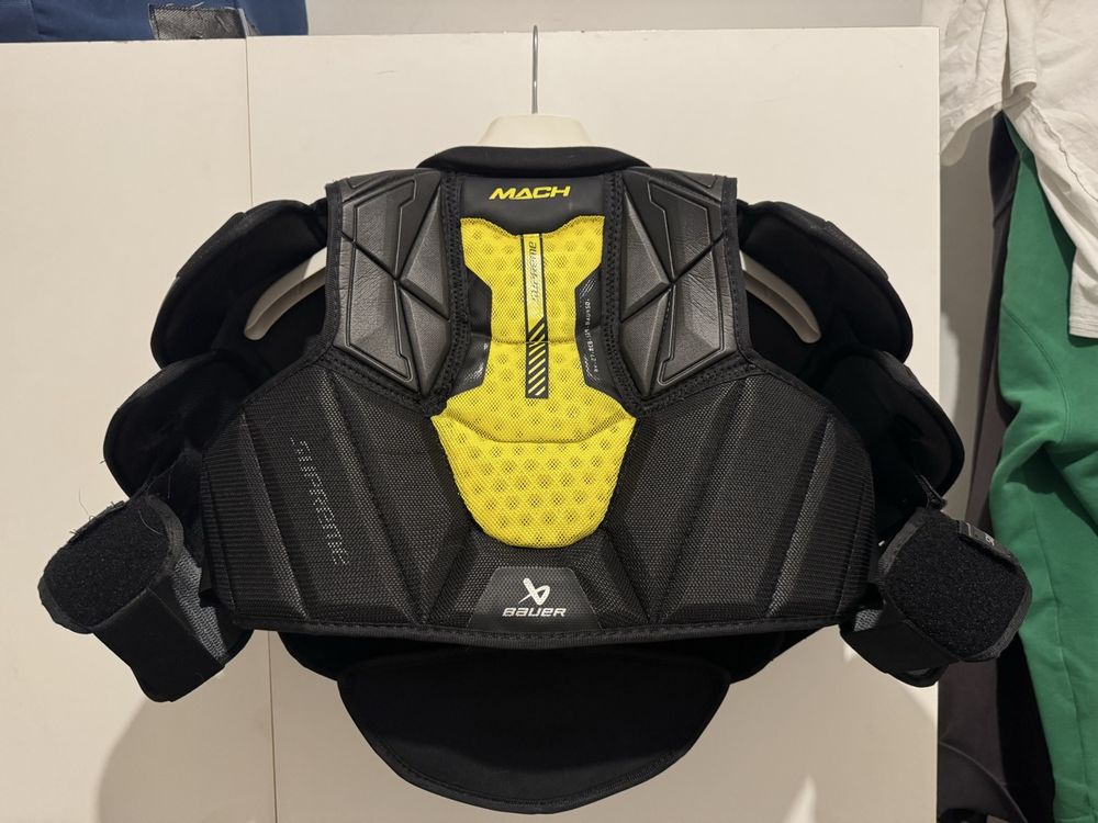 Corazza bauer supreme Mach (Usato) a Lugano per CHF 120 – con consegna ...