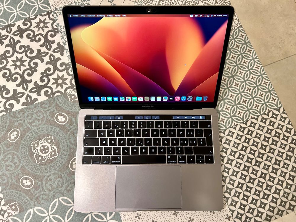 MacBook Pro, 13.3 Zoll, 16GB Ram - mit Touchbar und Touch ID (Gebraucht ...