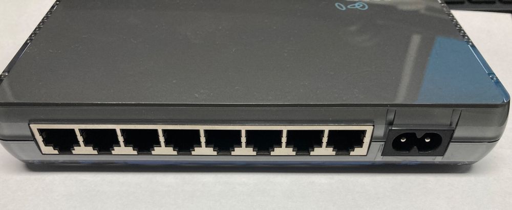8 Port Switch 3Com (Gebraucht) in Lüsslingen für CHF 5 – mit Lieferung ...