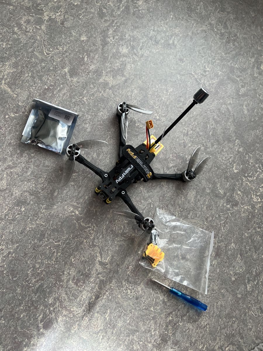 FPV Racing Drohne (Foldape4, 3s, Elrs) mit 3 Lipos (Neu (gemäss ...