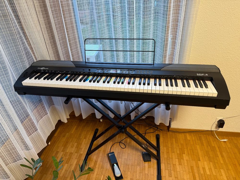 SDP-4 Stage-Piano von Gear4music mit Ständer mit Pedal (Gebraucht) in ...