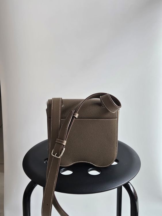 Hermès Della – Pelle Epsom Taupe (Usato) a Lugano per CHF 5000 – con ...