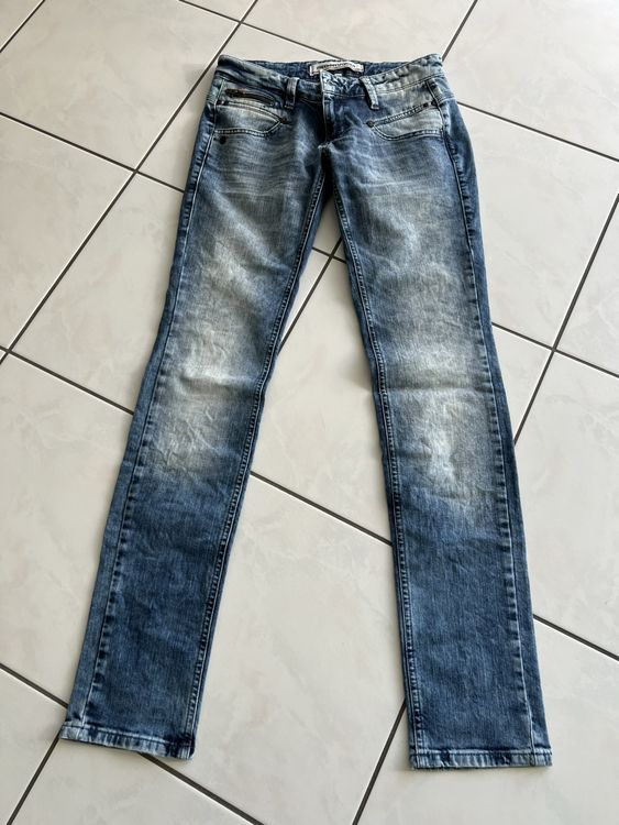 Freeman T. Porter Jeans, Gr. 28, Top Zustand für den Frühlin (Neu ...
