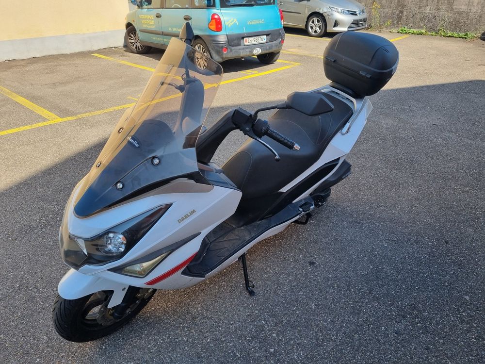 Roller Scooter Daelim SV125 Jg. 25.08.15 9.5kw (Gebraucht) in Zürich ...