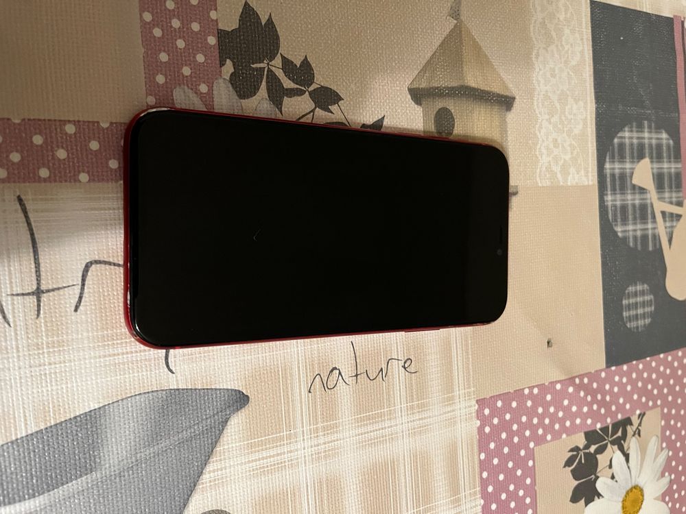 iPhone 11 rot 128GB (Gebraucht) in Basel für CHF 142 – mit Lieferung ...