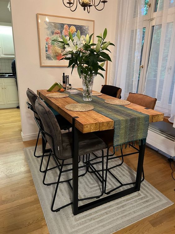 Dining table with 4 chairs | Kaufen auf Ricardo
