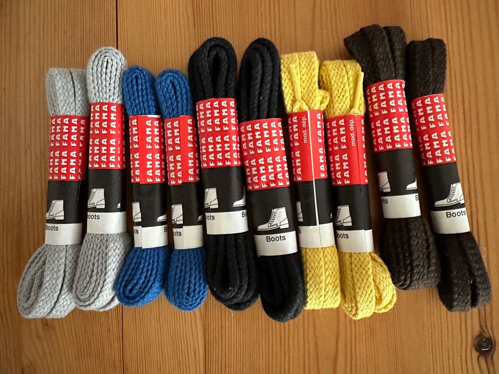 Schuhbändel 2v25 (Neu (gemäss Beschreibung)) in Winterthur für CHF 3 – nur Abholung auf Ricardo ...