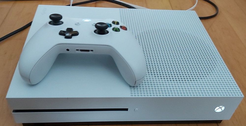 Xbox one + 6 Spiele | Kaufen auf Ricardo