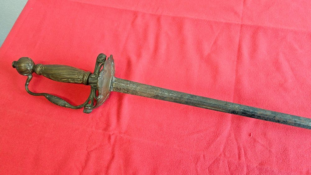 Très antique épée avec lame gravée | Kaufen auf Ricardo