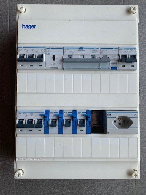 Elektroverteiler mit Hager Komponenten | Kaufen auf Ricardo