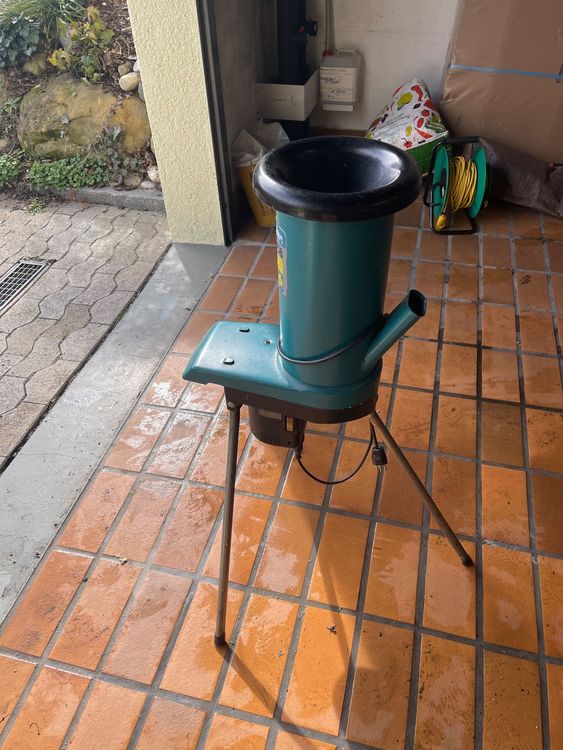 Häcksler/Schredder D38 Black & Decker (Gebraucht) in Thal für CHF 15 – nur Abholung auf Ricardo ...