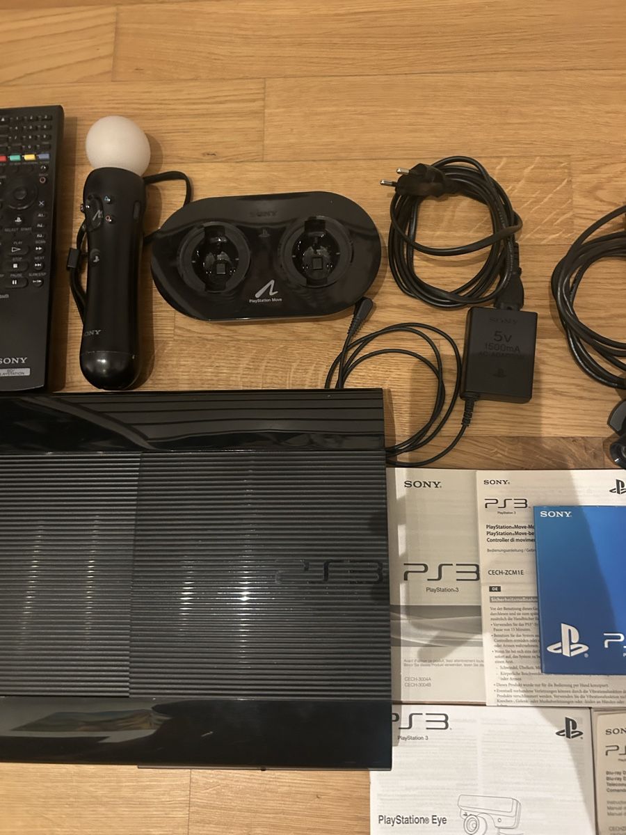 Playstation 3 + 2 Controller + 1 PS Move Controller - Lot12 (Gebraucht ...