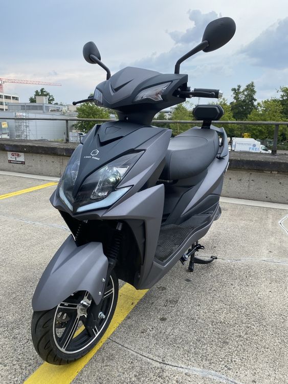 E-Roller Falcon mit 100km Reichweite (Gebraucht) in Zürich für CHF 1799 ...