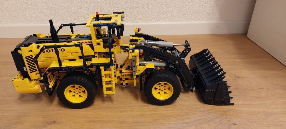 Lego Technics Model 42030 VOLVO L350F Remote-Controller (Gebraucht) in ...