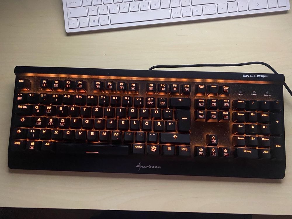 Gaming Keyboard Sharkoon Skiller inkl. Maus Shark Force (Gebraucht) in ...