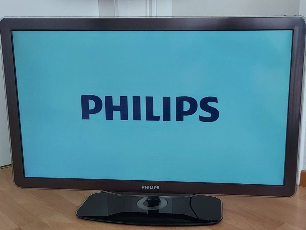 Philips 32 Zoll LCD TV | Kaufen auf Ricardo