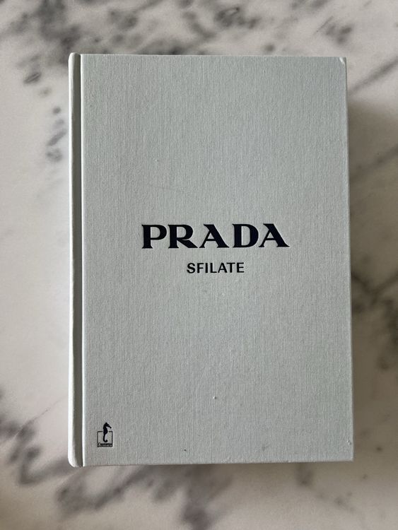 Prada book (Neu (gemäss Beschreibung)) in Zürich für CHF 55 – mit ...
