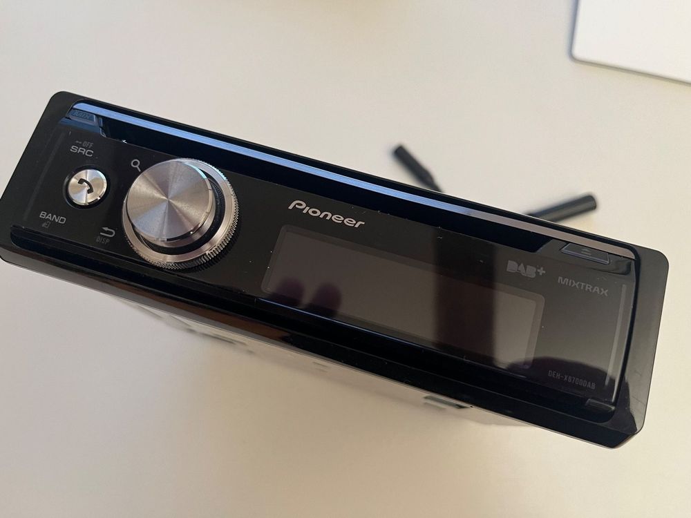 Pioneer DEH-X8700DAB Autoradio (Gebraucht) in Zürich für CHF 86 – mit Lieferung auf Ricardo kaufen
