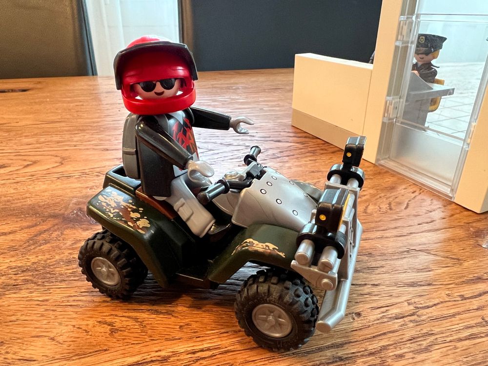 Playmobil Polizeistation mit Auto und Helikopter 9372 | Kaufen auf Ricardo