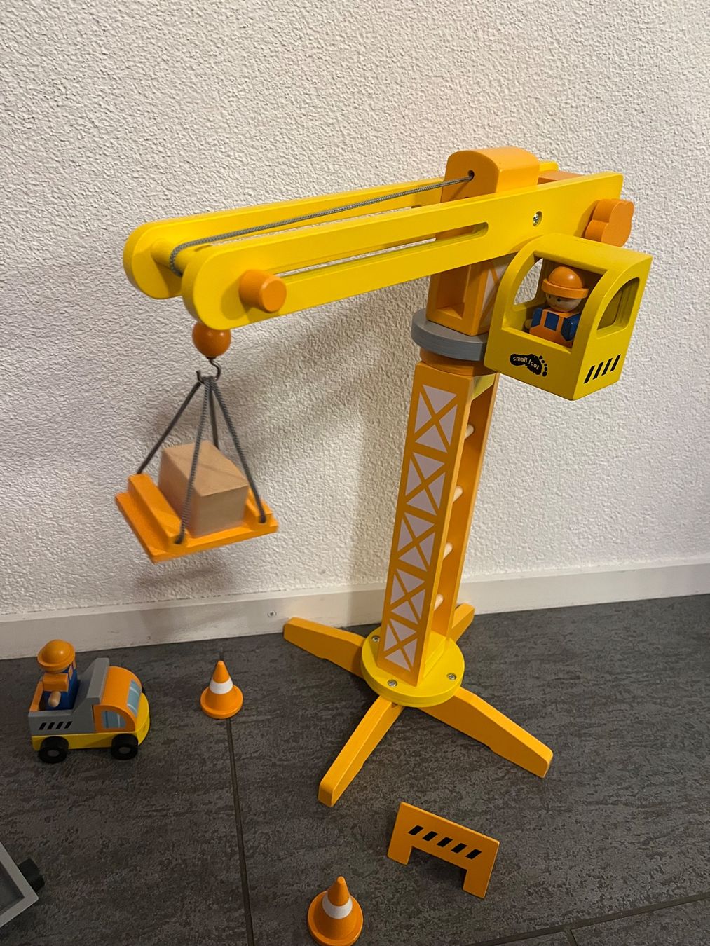 Grue mobile en bois jouet (D'occasion) à Estavayer-le-Lac pour CHF 15 ...