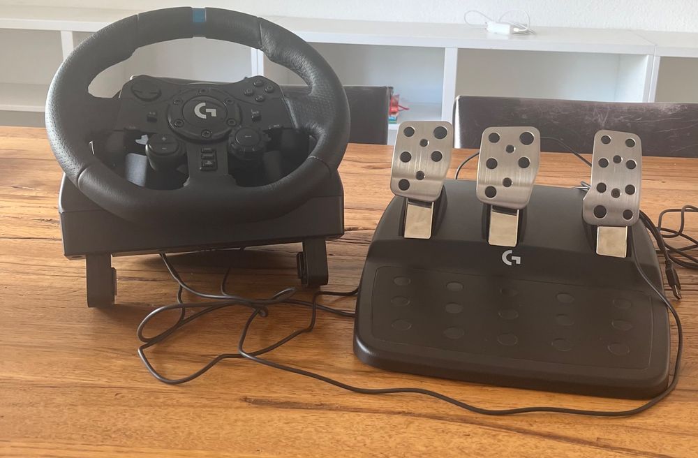Logitech Trueforce steering wheel + pedals (Neu (gemäss Beschreibung ...