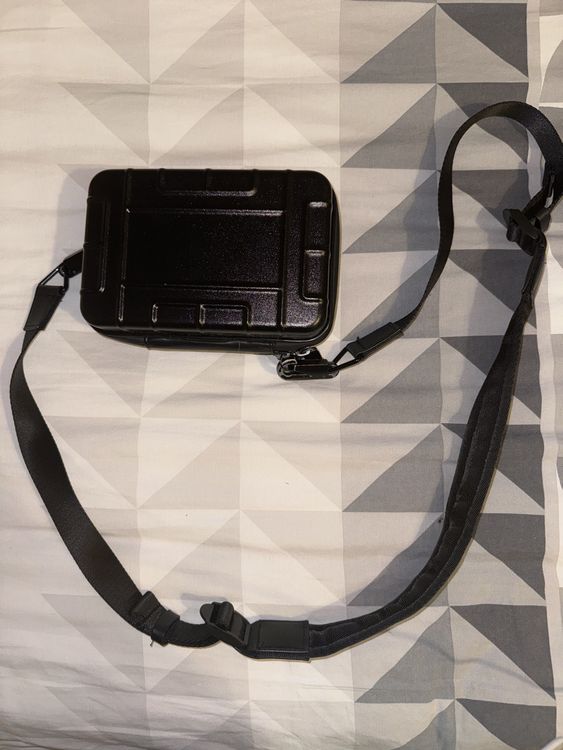 Zara Men's Hard Case Crossbody Bag Black | Kaufen auf Ricardo