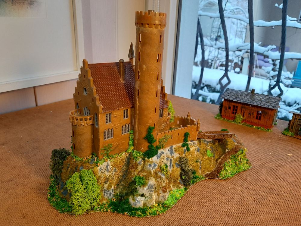 Schloss Burg N (Gebraucht) in Eptingen für CHF 6 – mit Lieferung auf ...