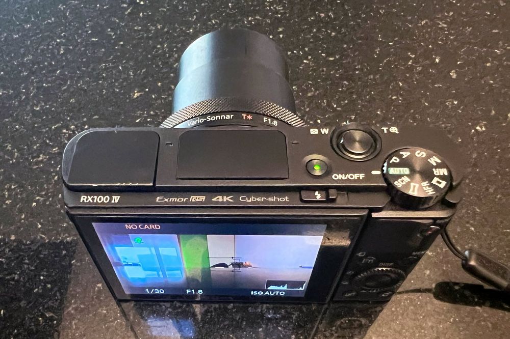 Sony RX100 IV inkl. 128 GB Samsung EVO SD Card und Stativ (Gebraucht ...