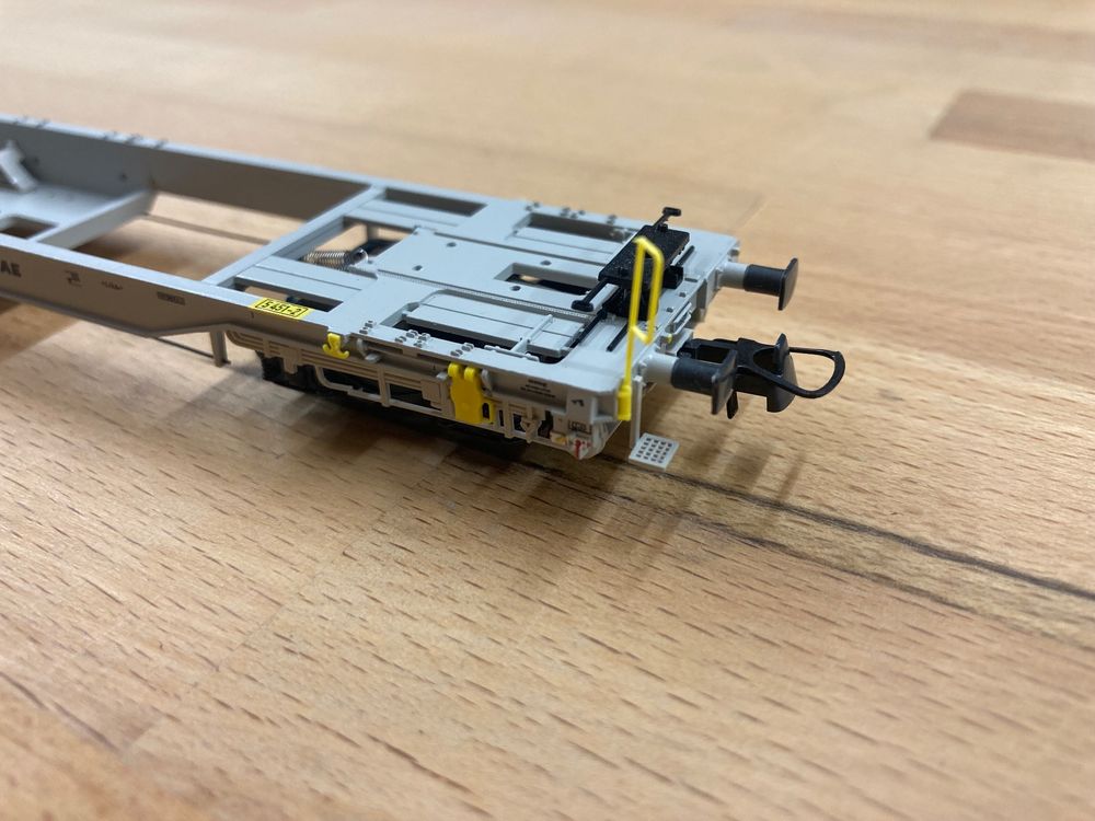 Roco 67402 T2000 der AAE mit Crossrail Wechselbrücken (Gebraucht) in ...