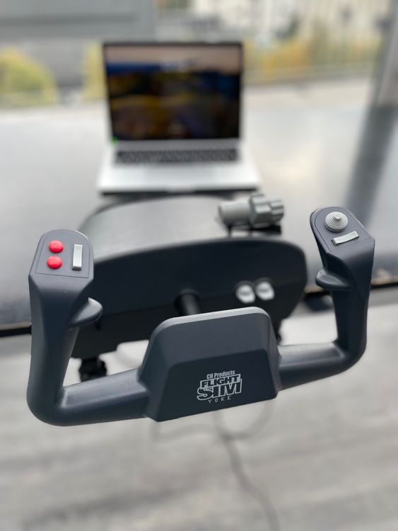 CH Flight Sim Yoke und CH Flight Sim Pedals (Gebraucht) in Wilen b ...
