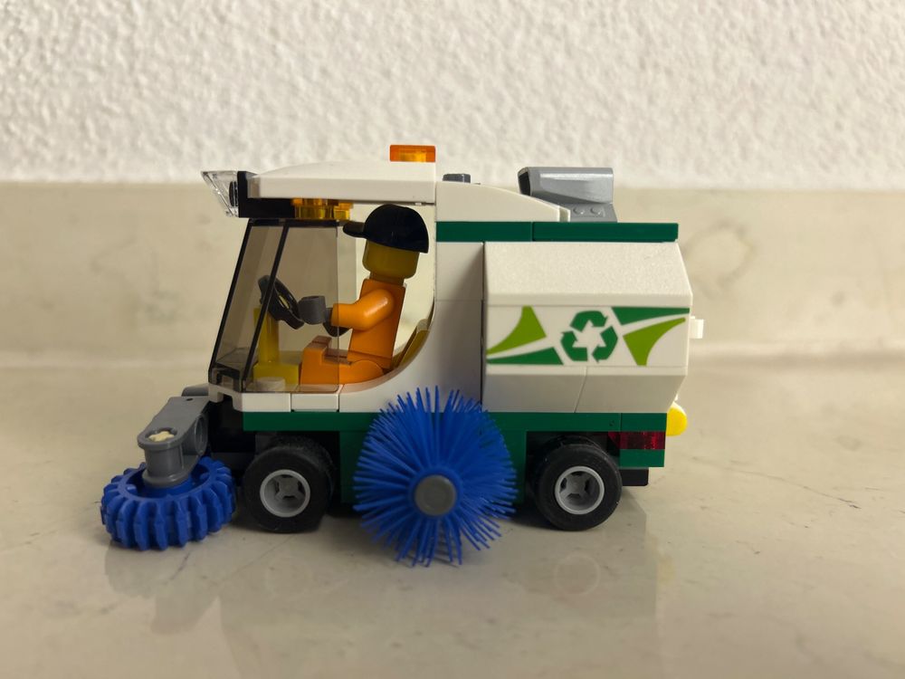 LEGO #60249 Street Sweeper (Gebraucht) in Uetikon am See für CHF 7 ...