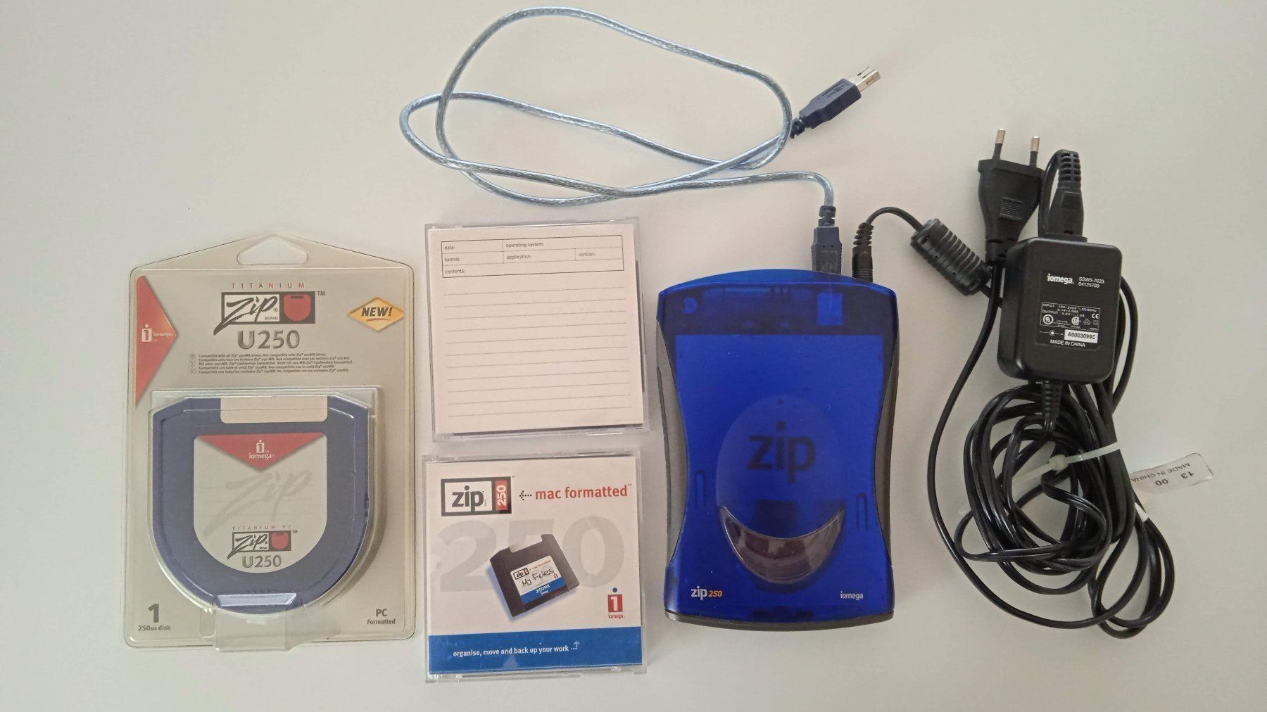 Externer Iomega Zip 250 Drive USB - funktioniert, mit Disks! (Gebraucht ...