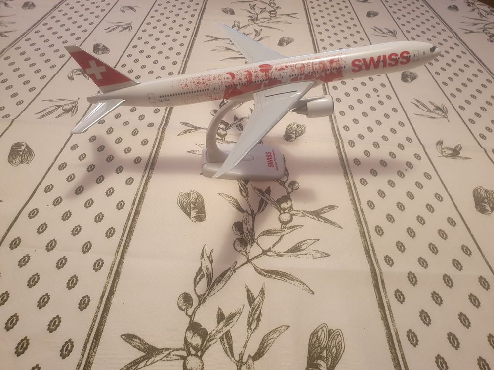 BOEING 777-300ER - SWISS - "Faces of Swiss" - 1:200 (Gebraucht) in ...