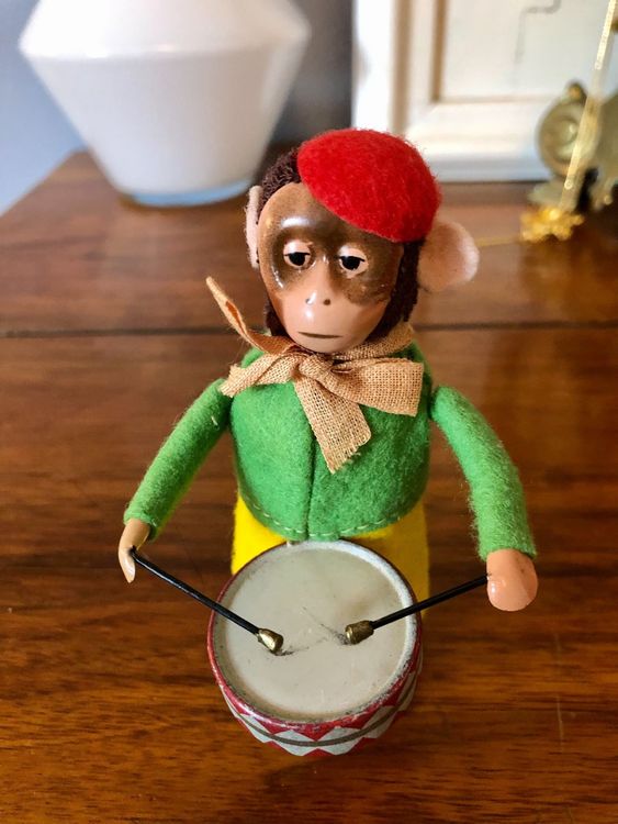 Schuco Blechfigur trommelnder Affe (Gebraucht) in Esslingen für CHF 82 ...