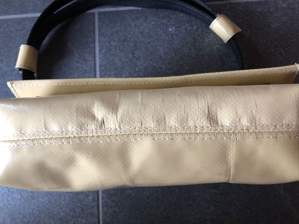 Freitag Laura (Gebraucht) in LAUERZ für CHF 184 – mit Lieferung auf ...