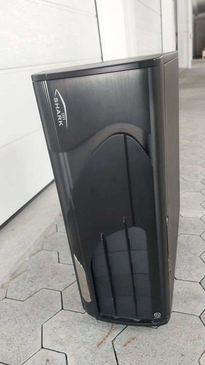 Thermaltake Shark Tower Black Aluminium ATX Computer PC Case (Gebraucht ...