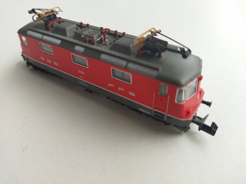 E-Lok Re 4/4 II 11178 rot der SBB von Fleischmann N (Neu und originalverpackt) in La Chaux-de ...