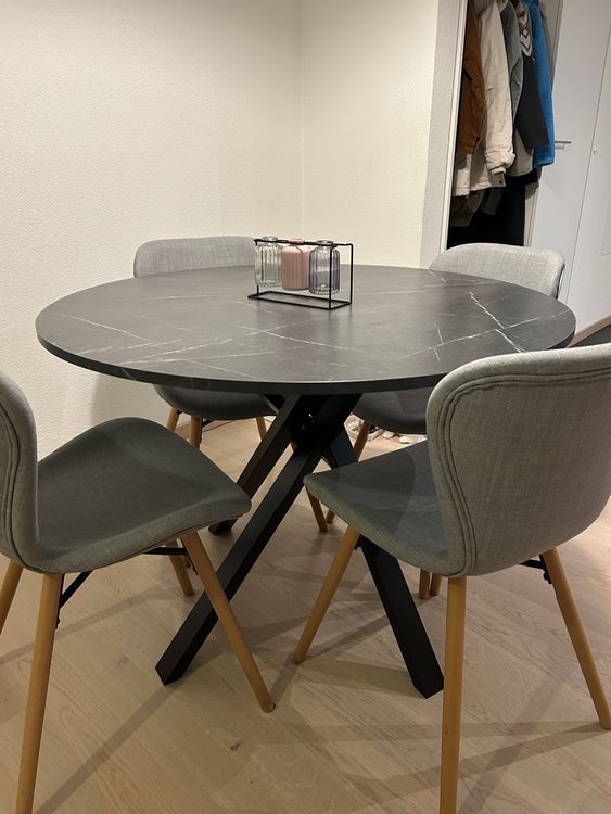 Round Dining Table 105cm diameter (Neu (gemäss Beschreibung)) in Zürich ...