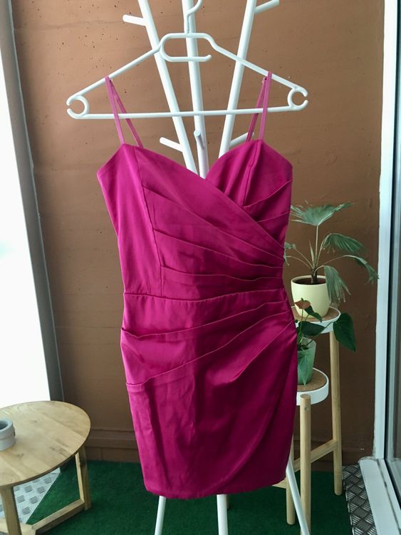 Robe Rose - Taille S (D'occasion) à St-Imier pour CHF 21 – avec livraison | Acheter sur Ricardo