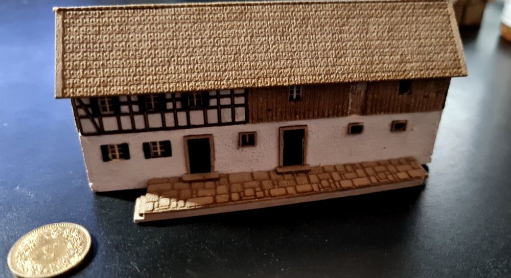 MBZ Präzisions-Modell Bauernhaus mit Stall, fertig gebaut (Gebraucht ...