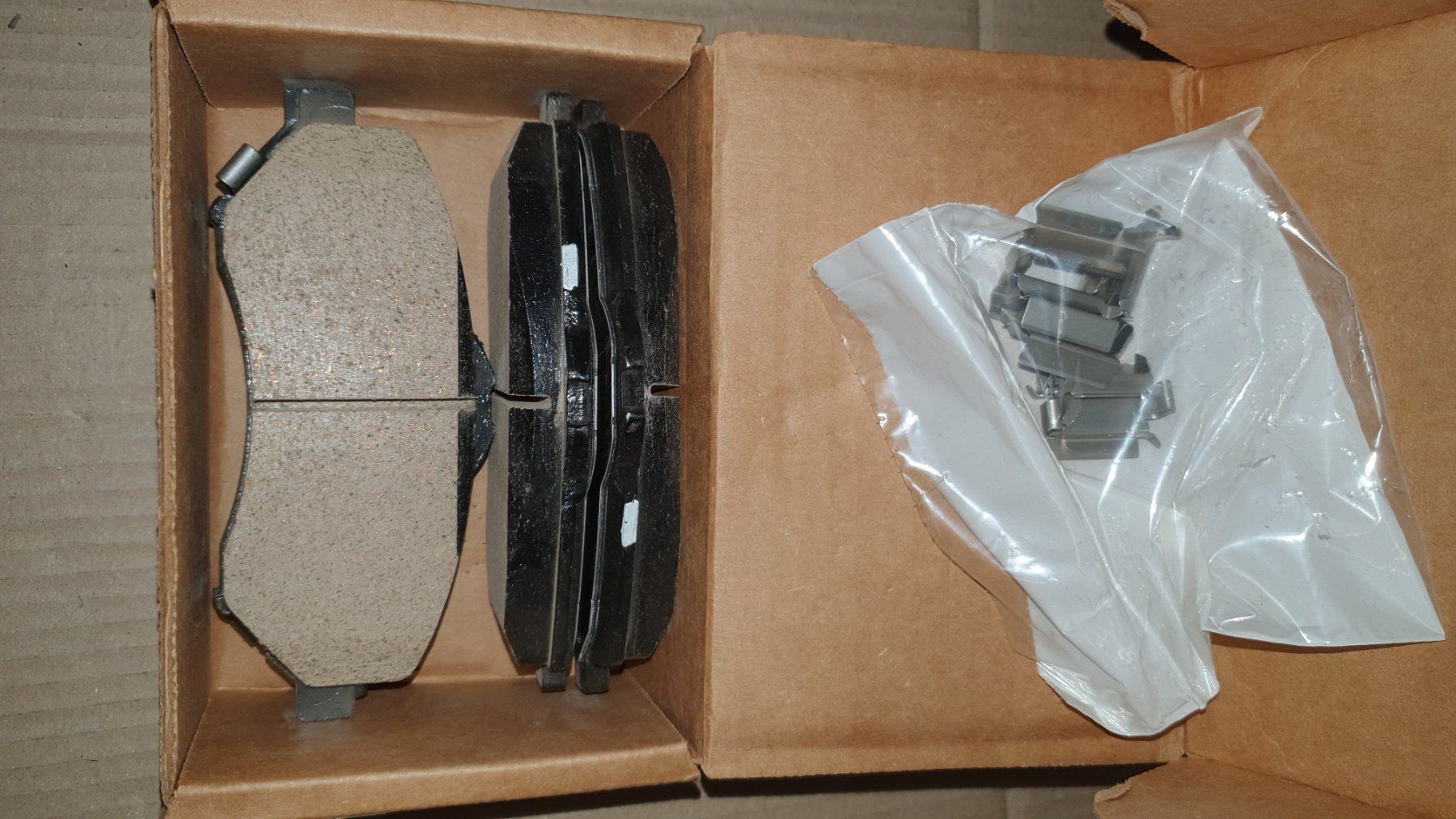 Scheibenbremsbelag vorne Dodge, Chrysler, Ram (Neu und originalverpackt ...