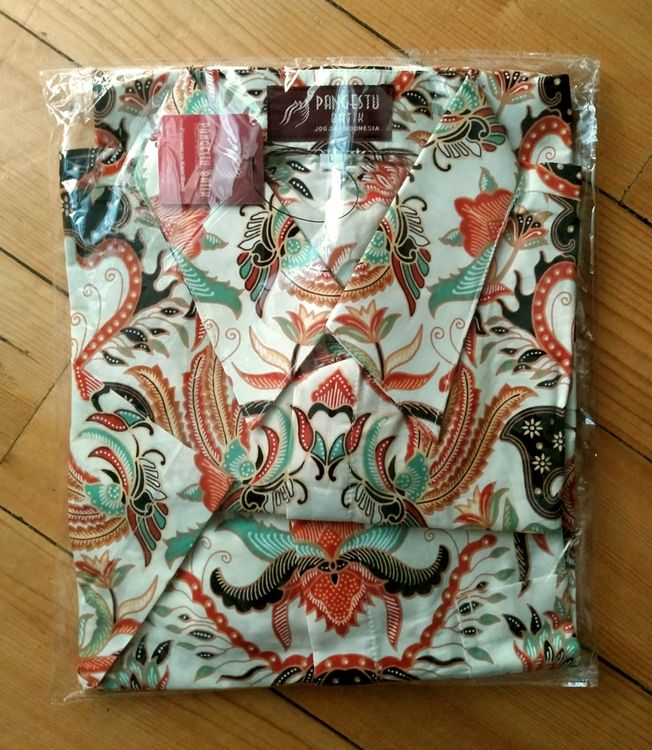 Chemise batik Pangestu (Neuf avec emballage d'origine) à Genève pour ...