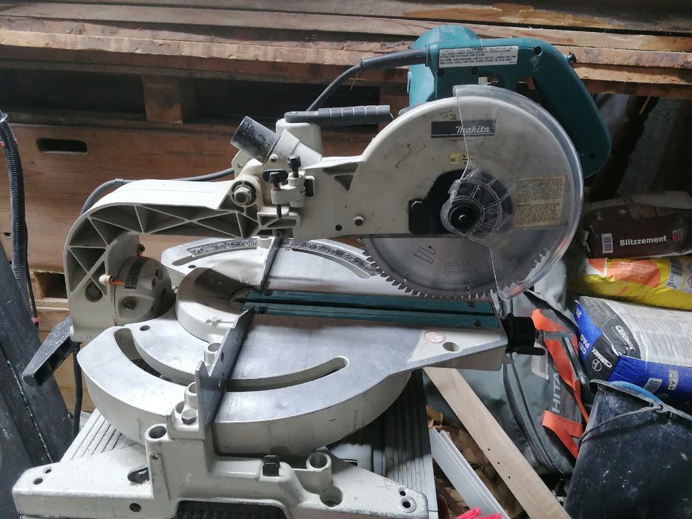 Scie à onglet Makita LS1013 260mm occasion (Gebraucht) in St-George für ...