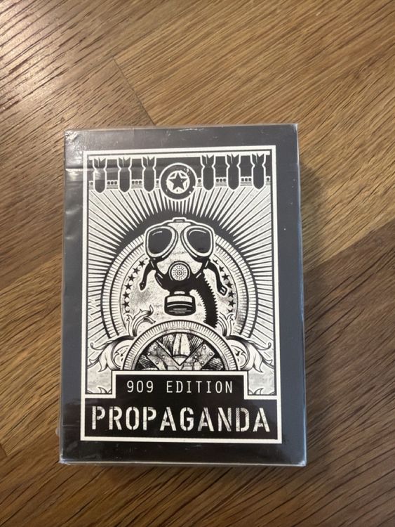 Brandneues Kartenspiel - Propaganda Playing Cards! Top! (Neu und ...